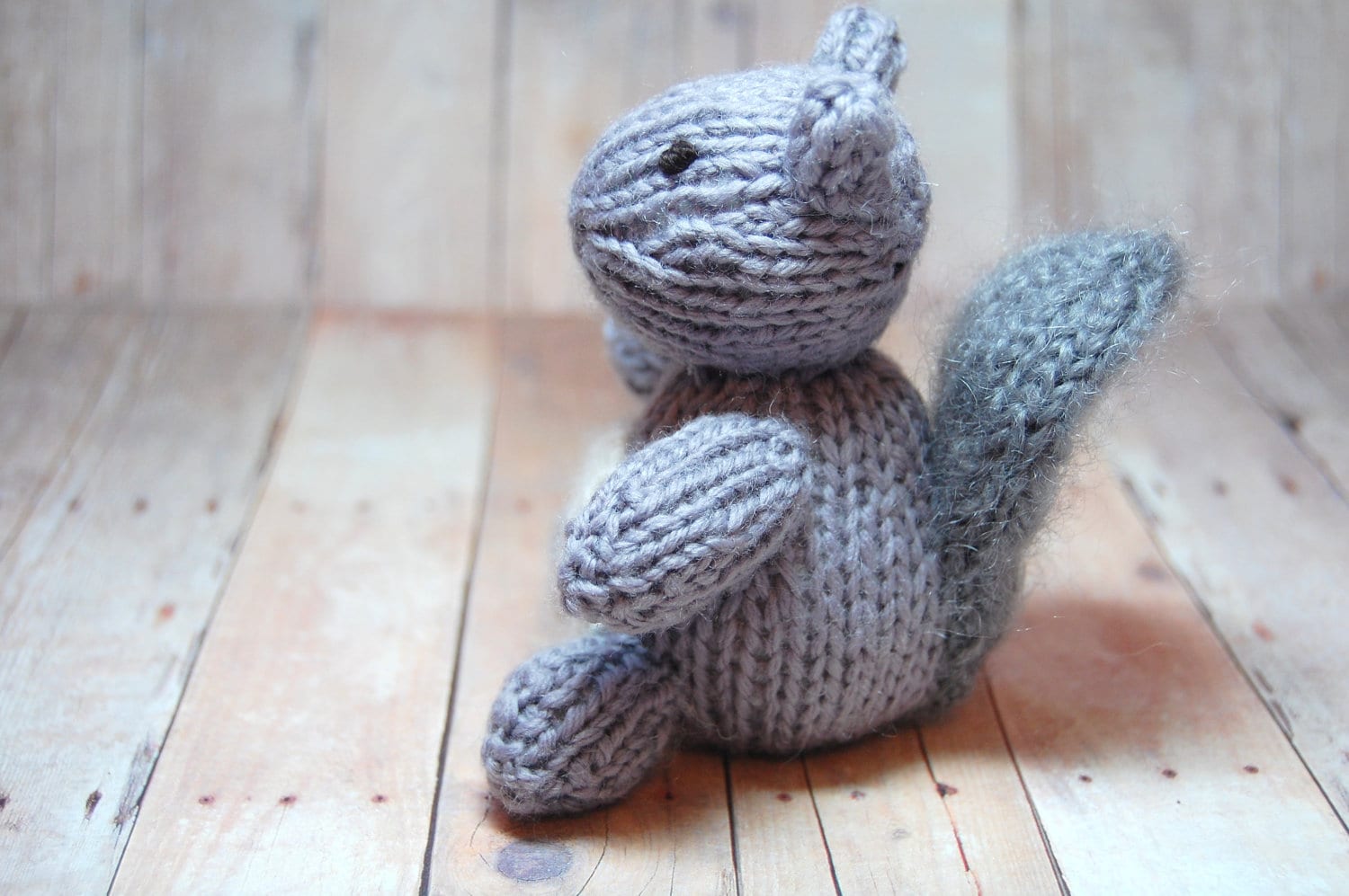 Gray Squirrel With Acorn Knitting Pattern and Picture Tutorial ...