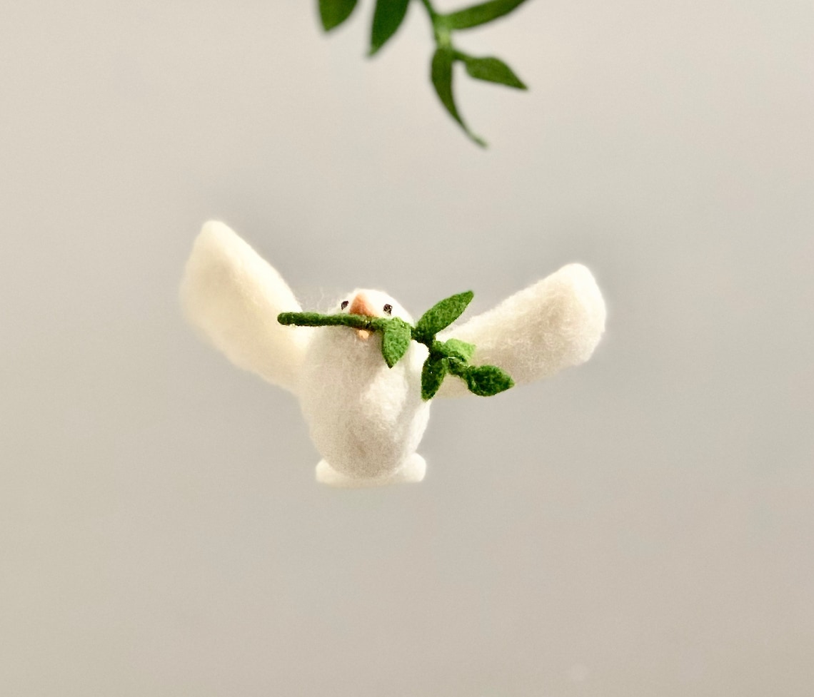 White Dove Mobile, Needle Felted Dove Christmas Holiday Decor, White ...