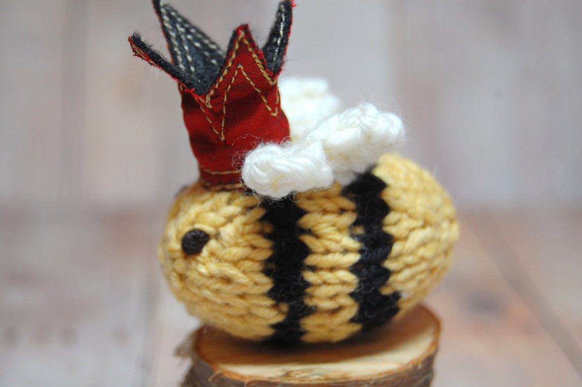 Bee Brooch Queen Bee Lapel Pin Bumble Bee Jewelry Bee - Etsy