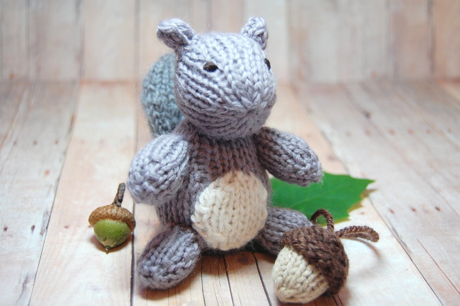 Gray Squirrel With Acorn Knitting Pattern and Picture Tutorial ...