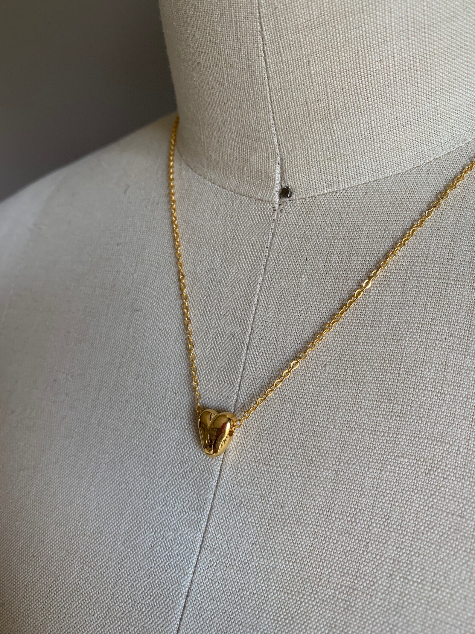 Floating Heart Necklace Valentine Pendant Gift Brass Gold Tone Simple ...