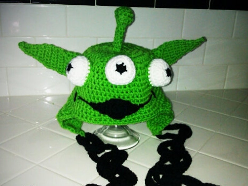 Crocheted Toy Story Alien Hat Ooooooooooo - Etsy