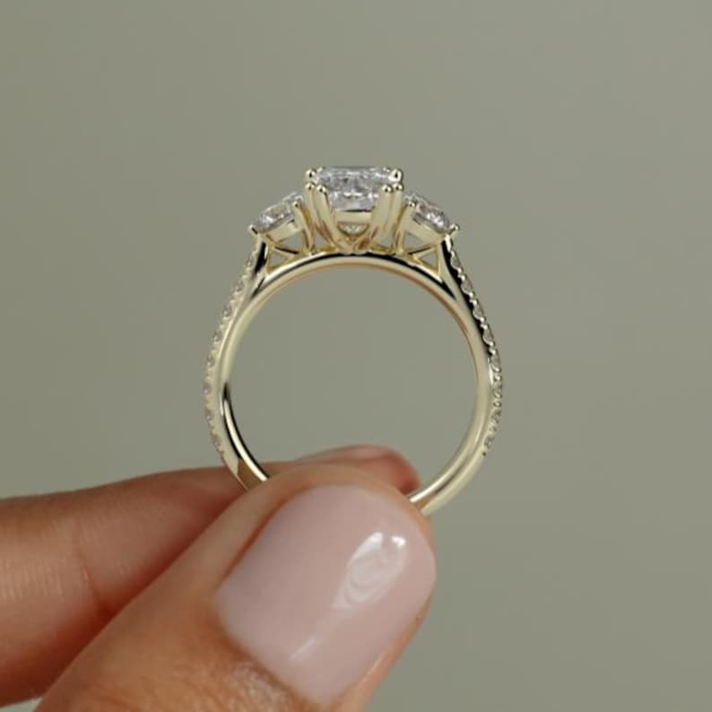 Meghan Markle Replica Moissanite Engagement Ring: Three Stone Cushion ...