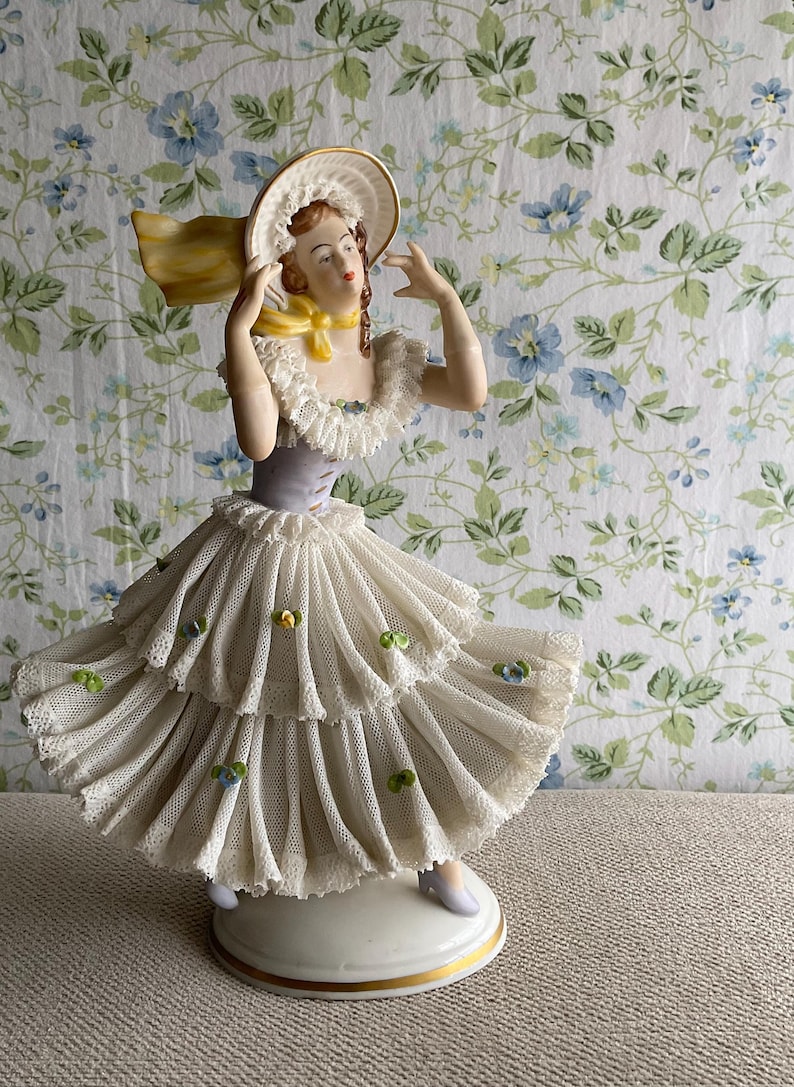 Antique Dresden Fine Porcelain & Lace Work Figurine 10” H, Germany ...