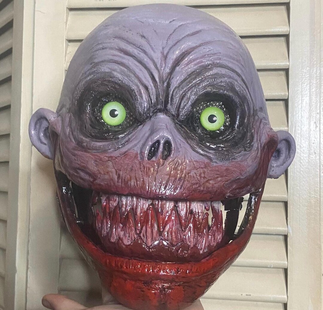 Creepy Scary Monster Mask Bloody Maw Moving Jaw Mouth Full of Sharp ...