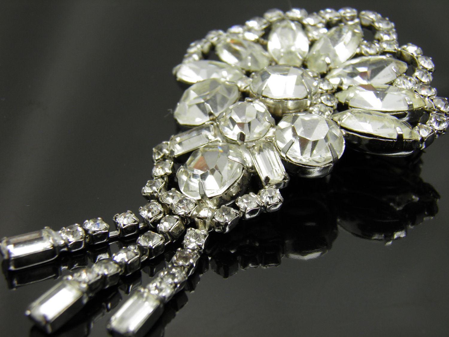 Stunningly Beautiful Vintage Rhinestone Brooch - Etsy