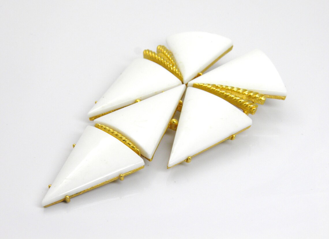 Vintage Trifari Tribal Mask of Geometric Triangle Shapes in White ...