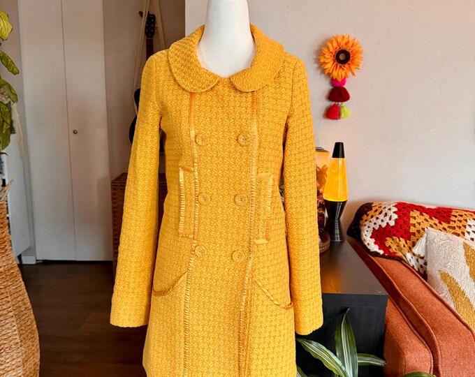 Vintage Mod Coat | Mustard Yellow Peter Pan Collar | Size Small / US4 ...