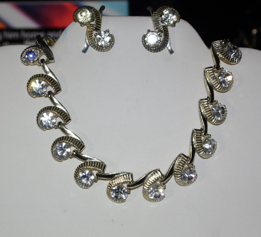 Vintage Kramer Rhinestone Silver Tone Signed Necklace & Clip on Earring ...