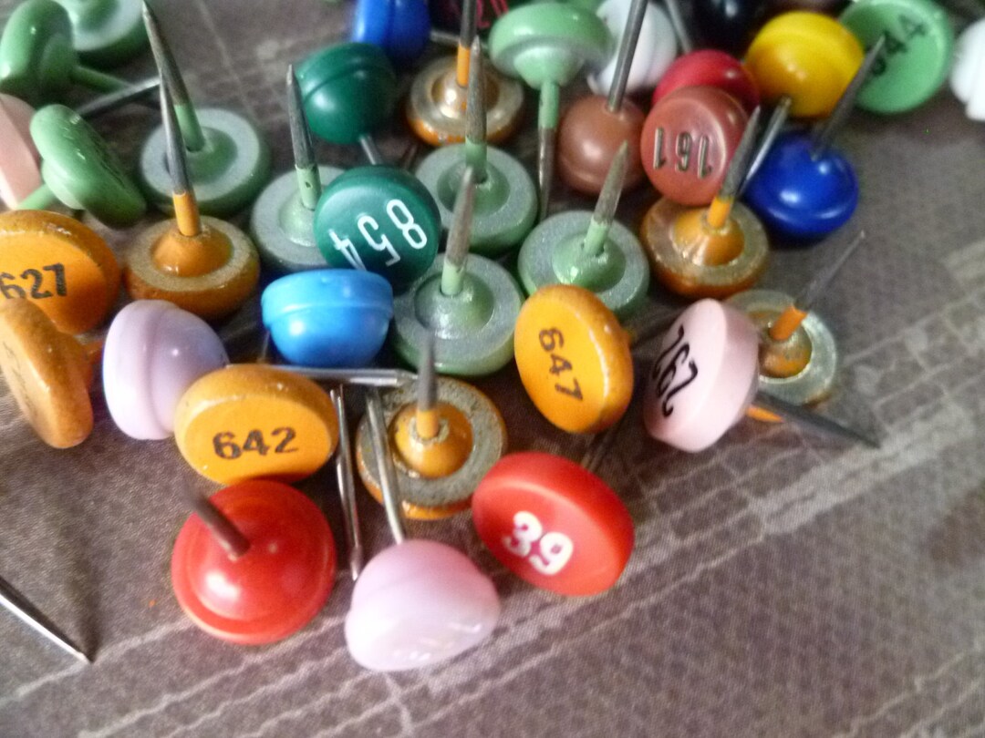 5 Vintage Moore Map Tacks - Etsy