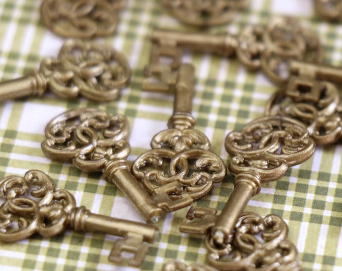 5 Gold Plastic Skeleton Keys - Etsy