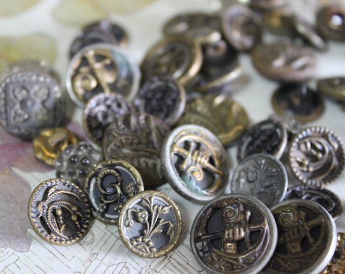 5 Randomly Selected Antique Victorian Buttons - Etsy