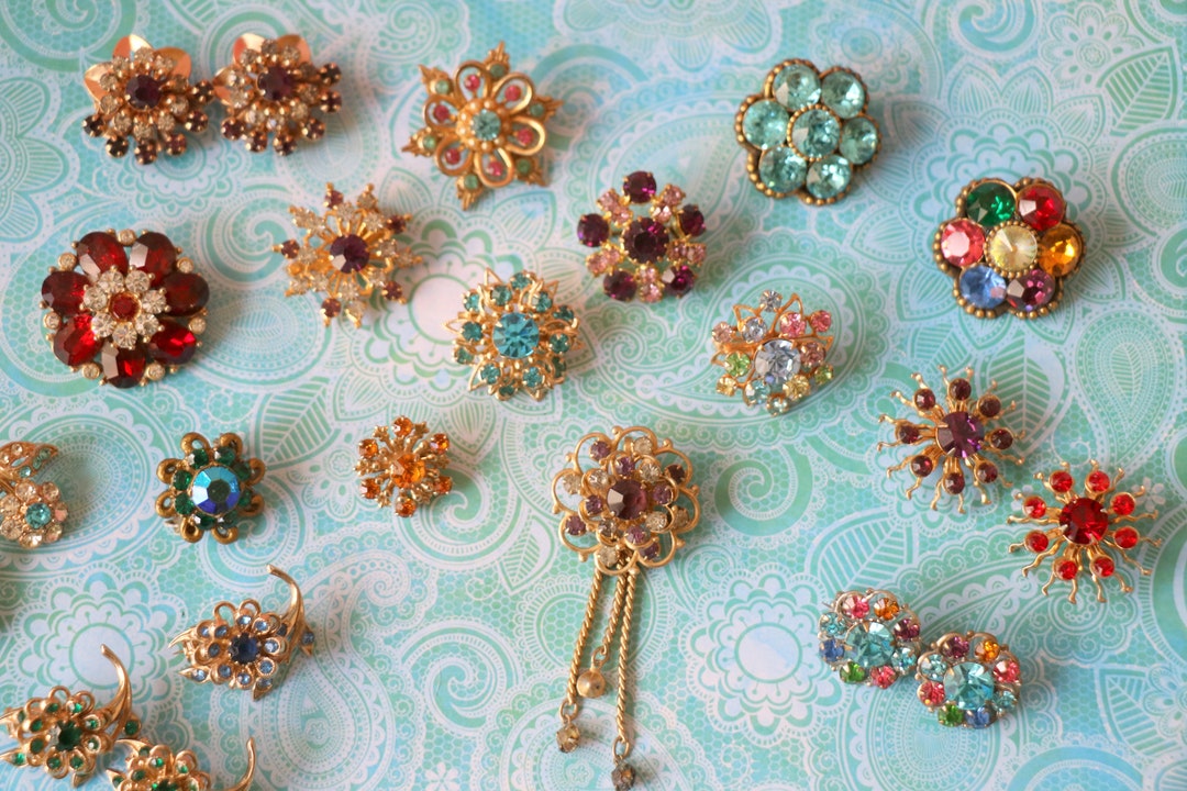 1 Vintage Rhinestone Scatter Pin or Pin Set - Etsy