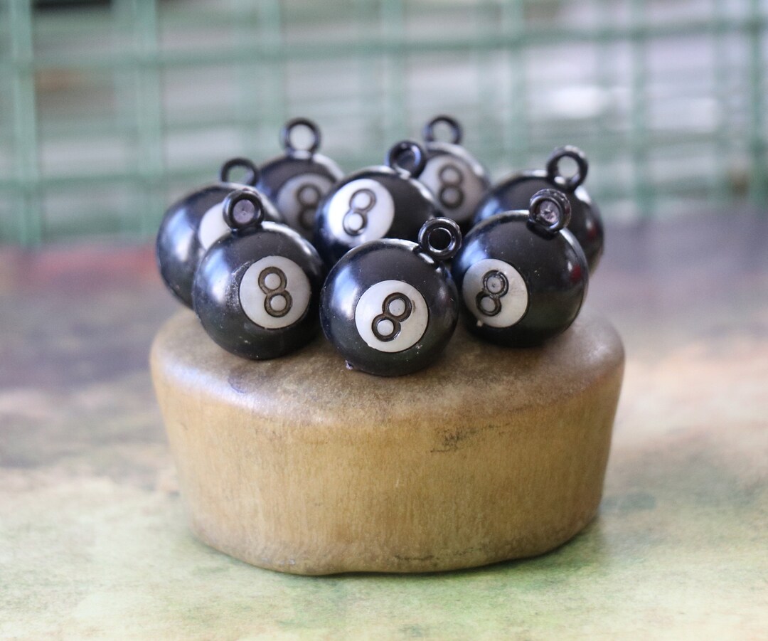 1 Vintage Gumball Machine Eight Ball Charm - Etsy