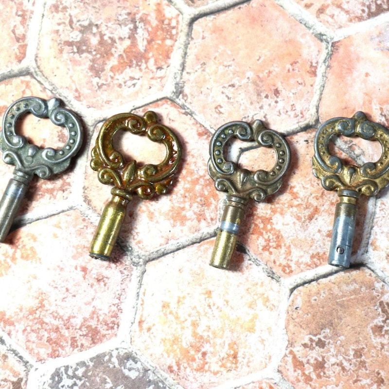 Vintage Antique Lamp Key - Etsy