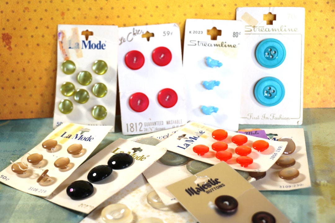 1 Vintage Pack of Plastic Buttons From Italy, Germany, Japan or USA - Etsy