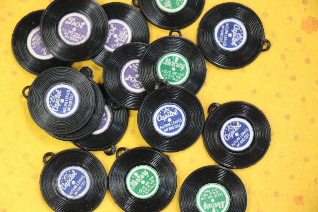 1 Vintage Plastic Gumball Machine Prize Record Album Charm - Etsy