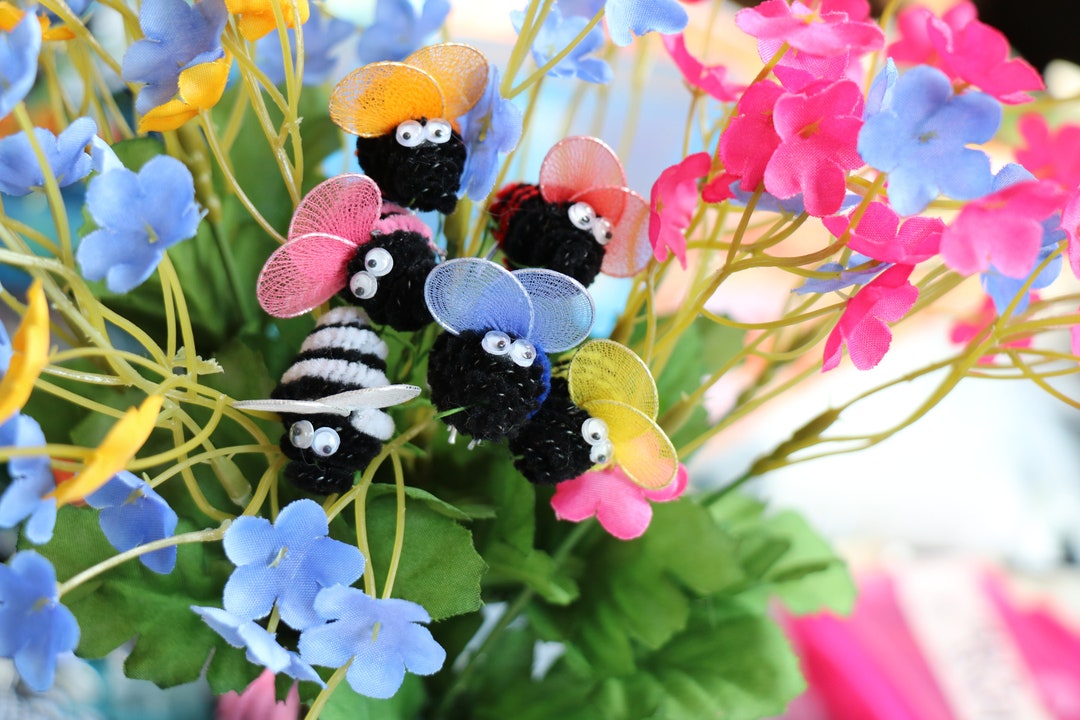 1 Vintage Fuzzy Bumble Bees - Etsy