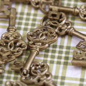 5 Gold Plastic Skeleton Keys - Etsy