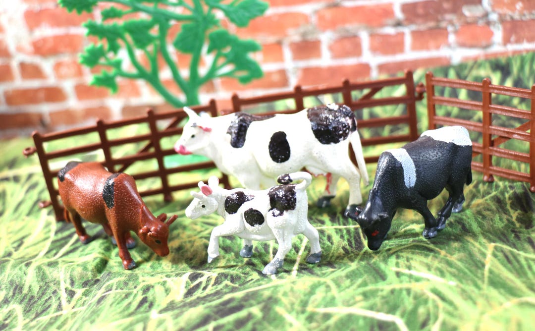 1 Vintage Miniature Plastic Cow - Etsy