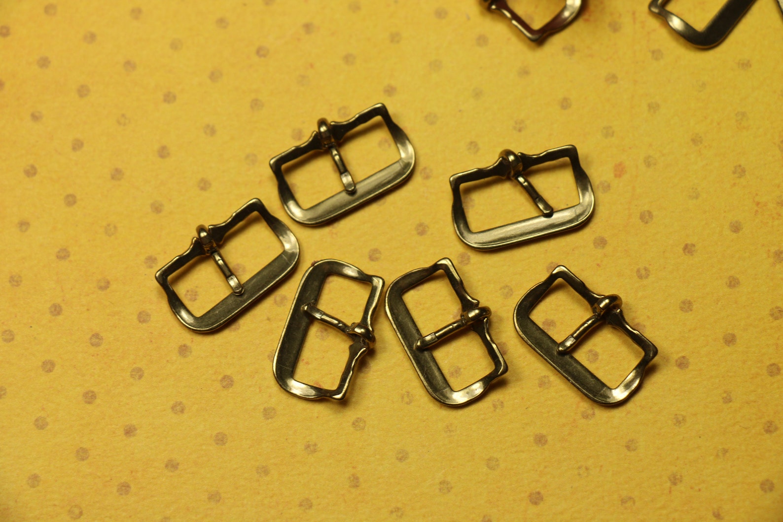 5 Vintage Miniature Brass Buckles | Etsy