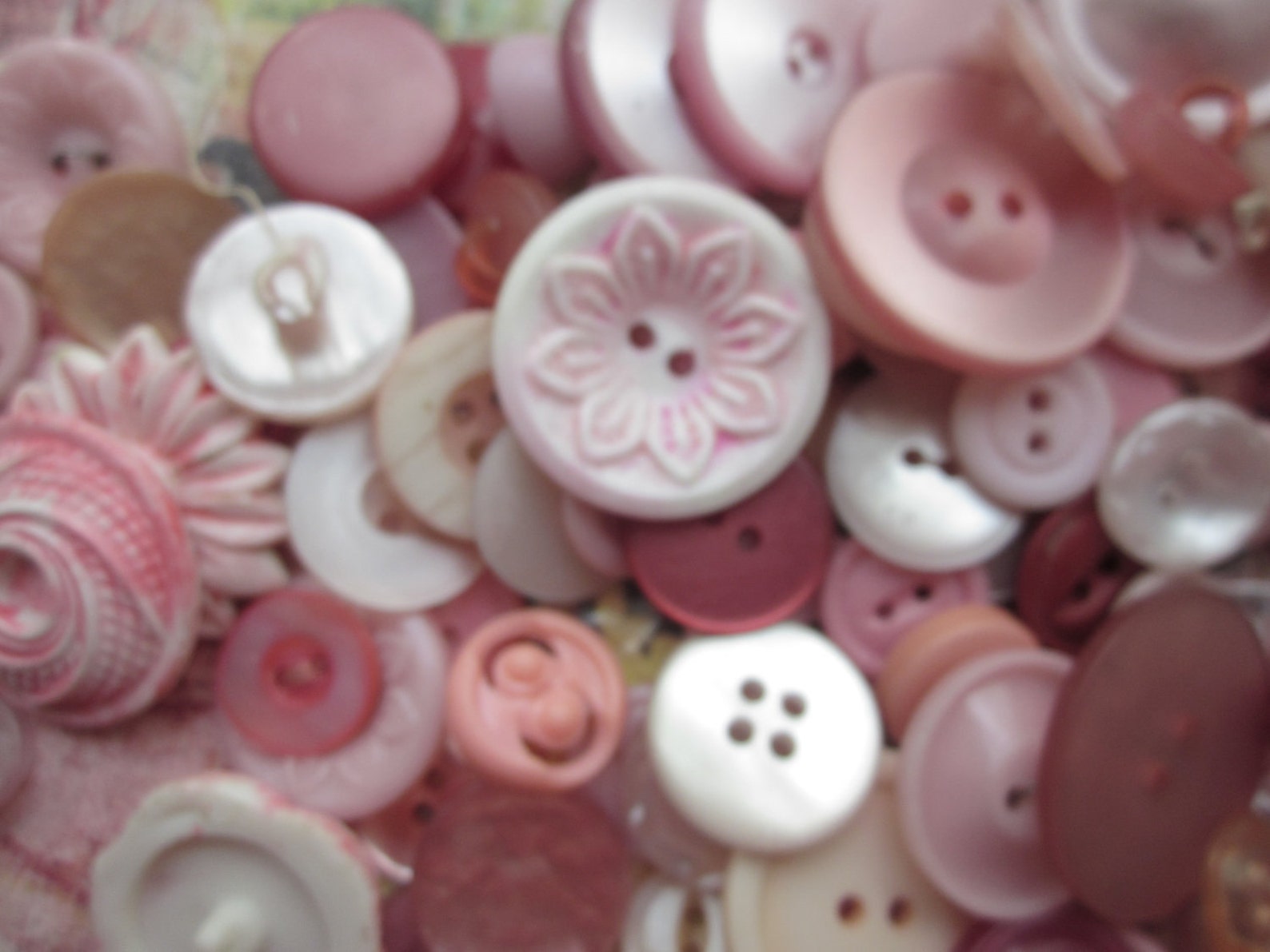 10 Vintage Shades of Pink Buttons | Etsy