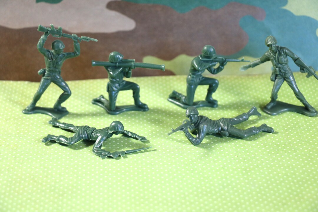 1 Vintage Detailed Plastic Army Men Figurines - Etsy