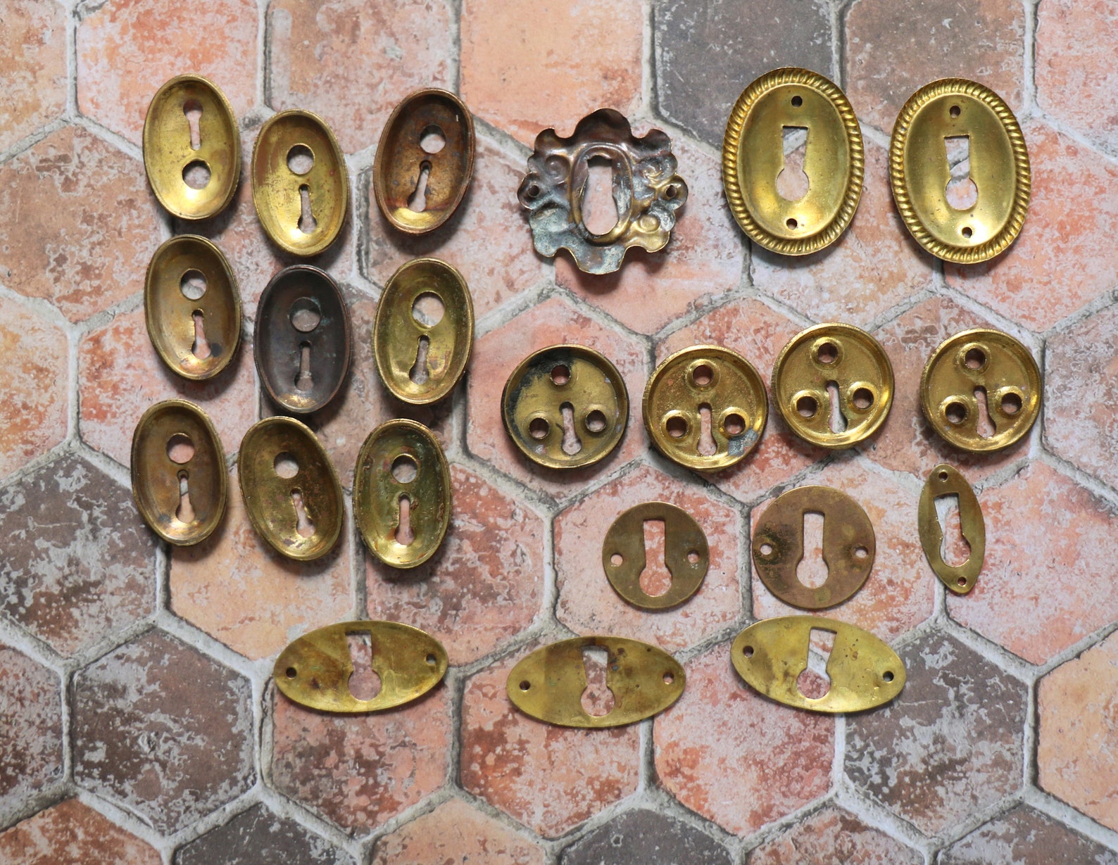 1 Vintage Key Hole Escutcheon - Etsy