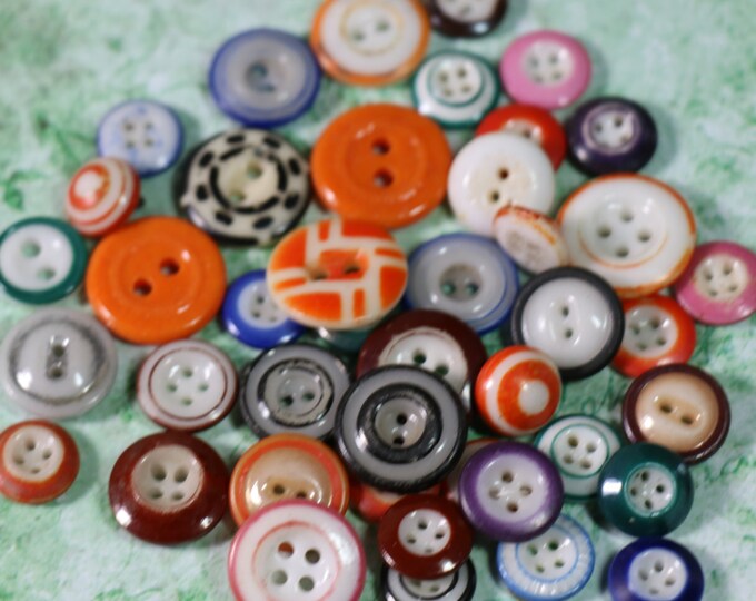 5 Vintage Ceramic Buttons - Etsy