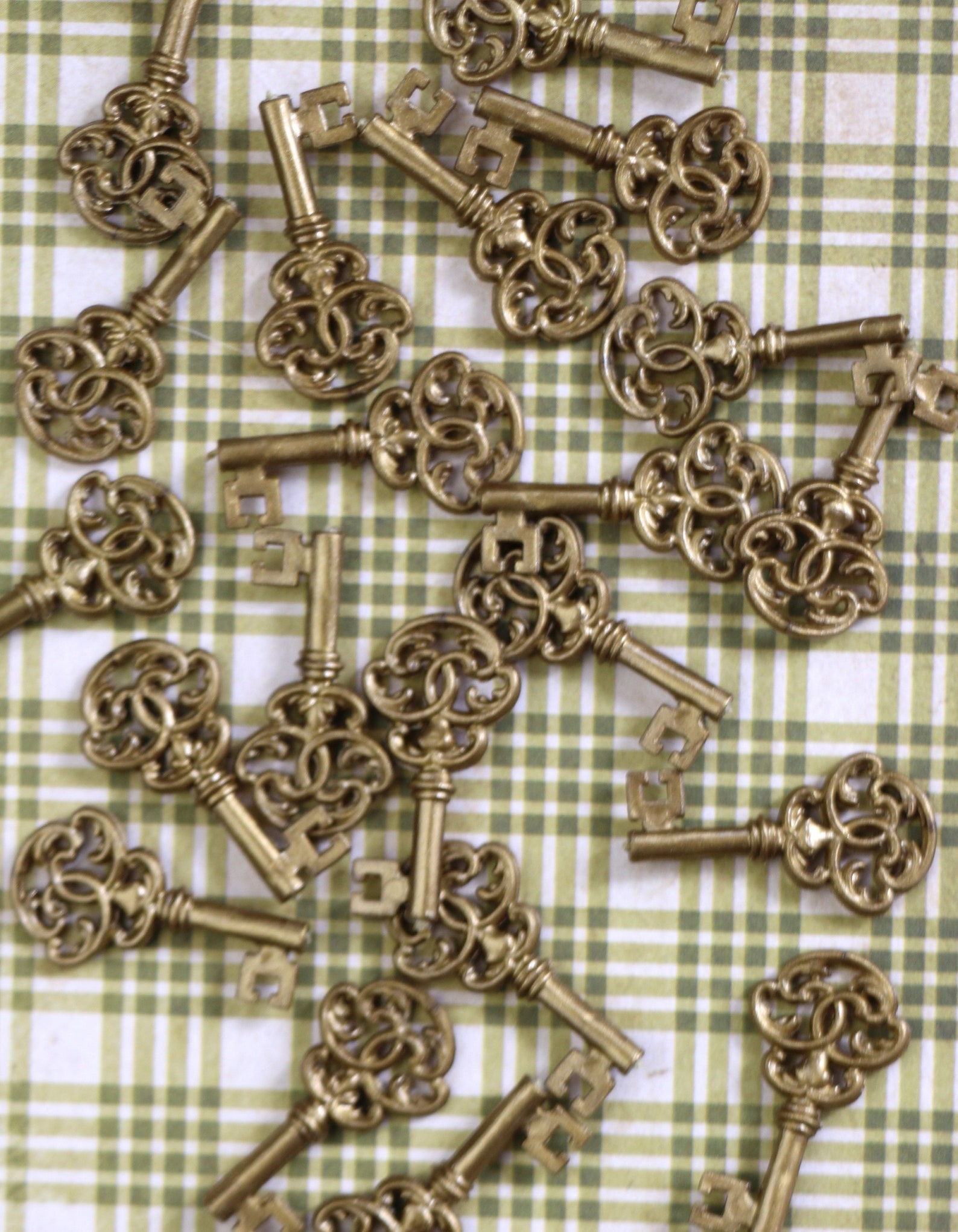 5 Gold Plastic Skeleton Keys - Etsy