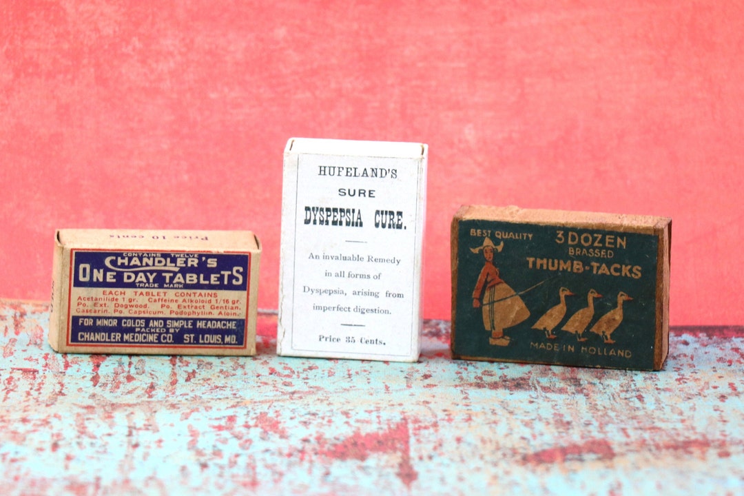 1 Small Antique Pill or Thumbtack Box - Etsy