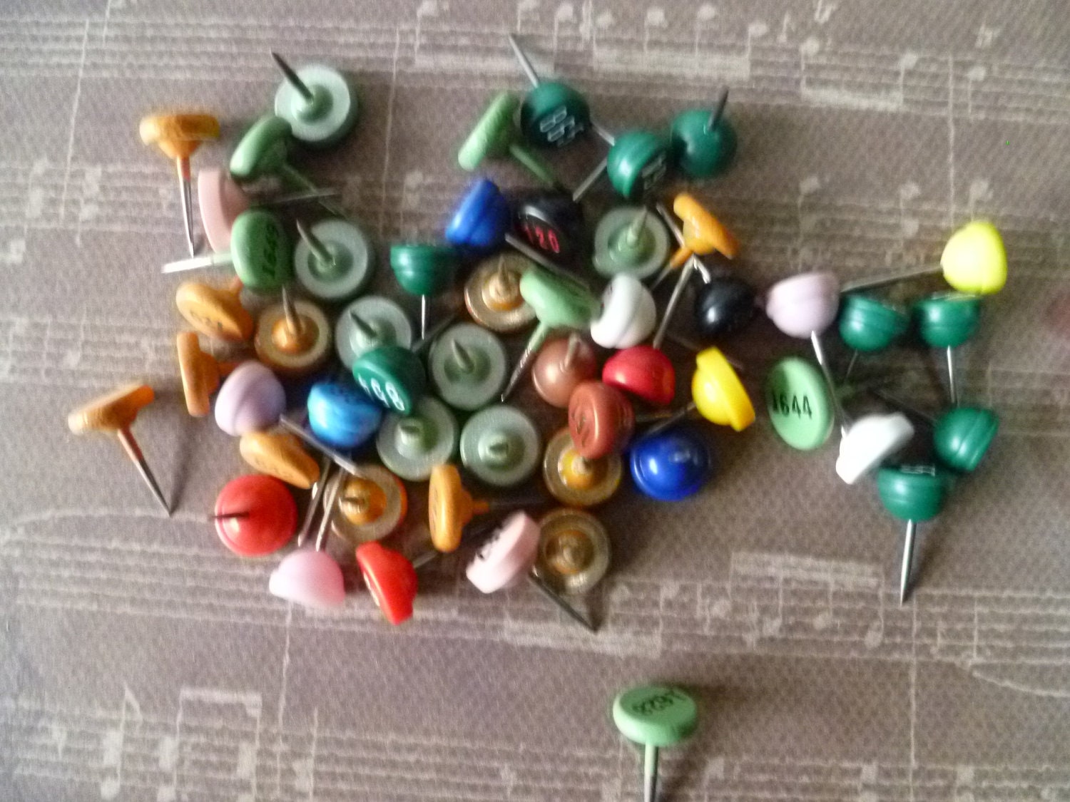 5 Vintage Moore Map Tacks | Etsy