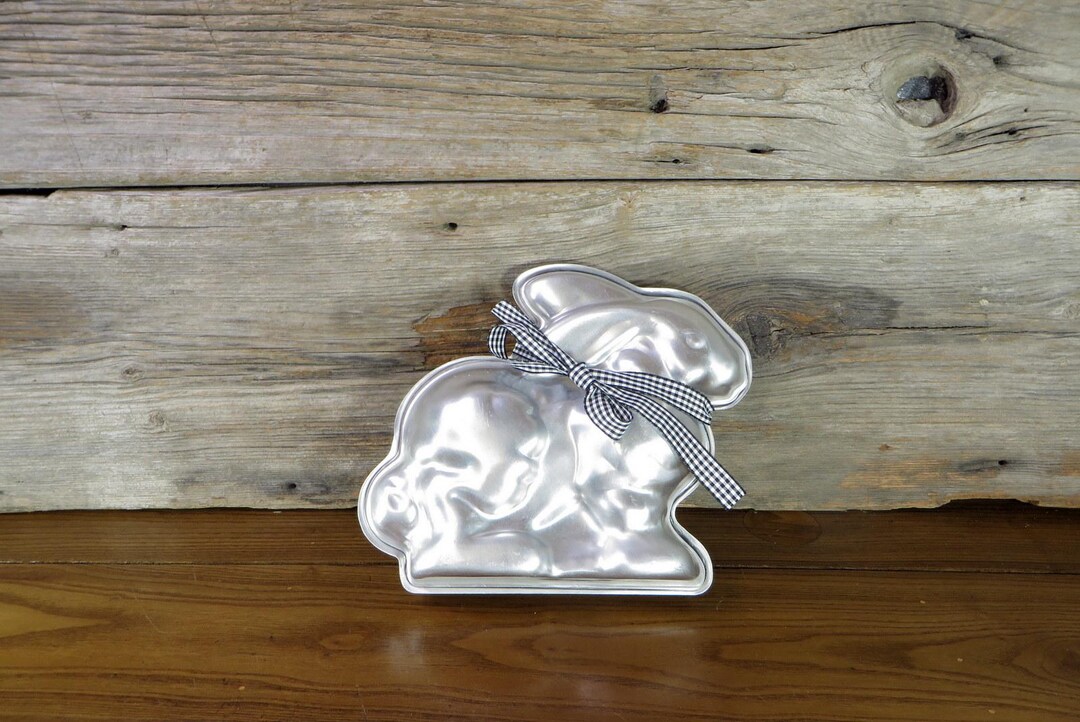 Vintage Aluminum Rabbit Cake Mold Spring Easter Baking Rustic Country ...