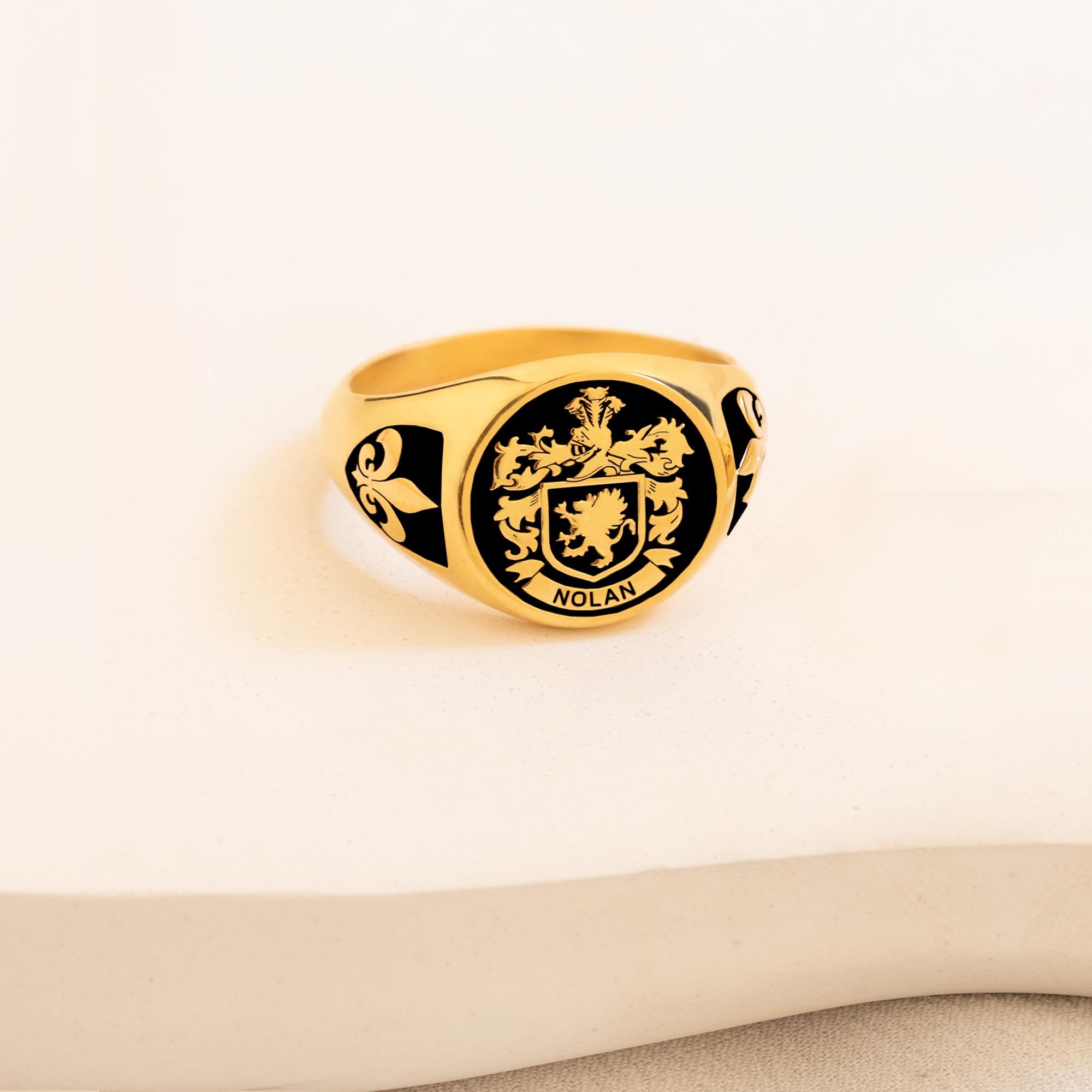 Family Crest Coat of Arms Signet Ring • Custom Engraved Family Crest ...