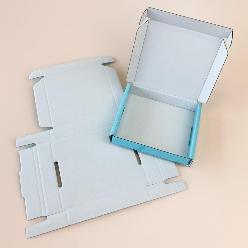 Large Letter Small Size Shipping Box: Corrugated Blue Mailbox Delivery ...