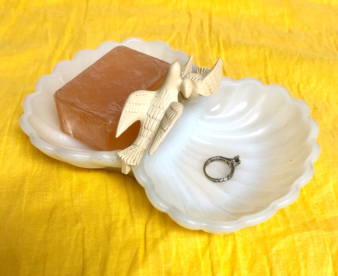 Love Birds Divided Dish Clamshell Milk Glass Ring Tray Soap Caddy Avon ...