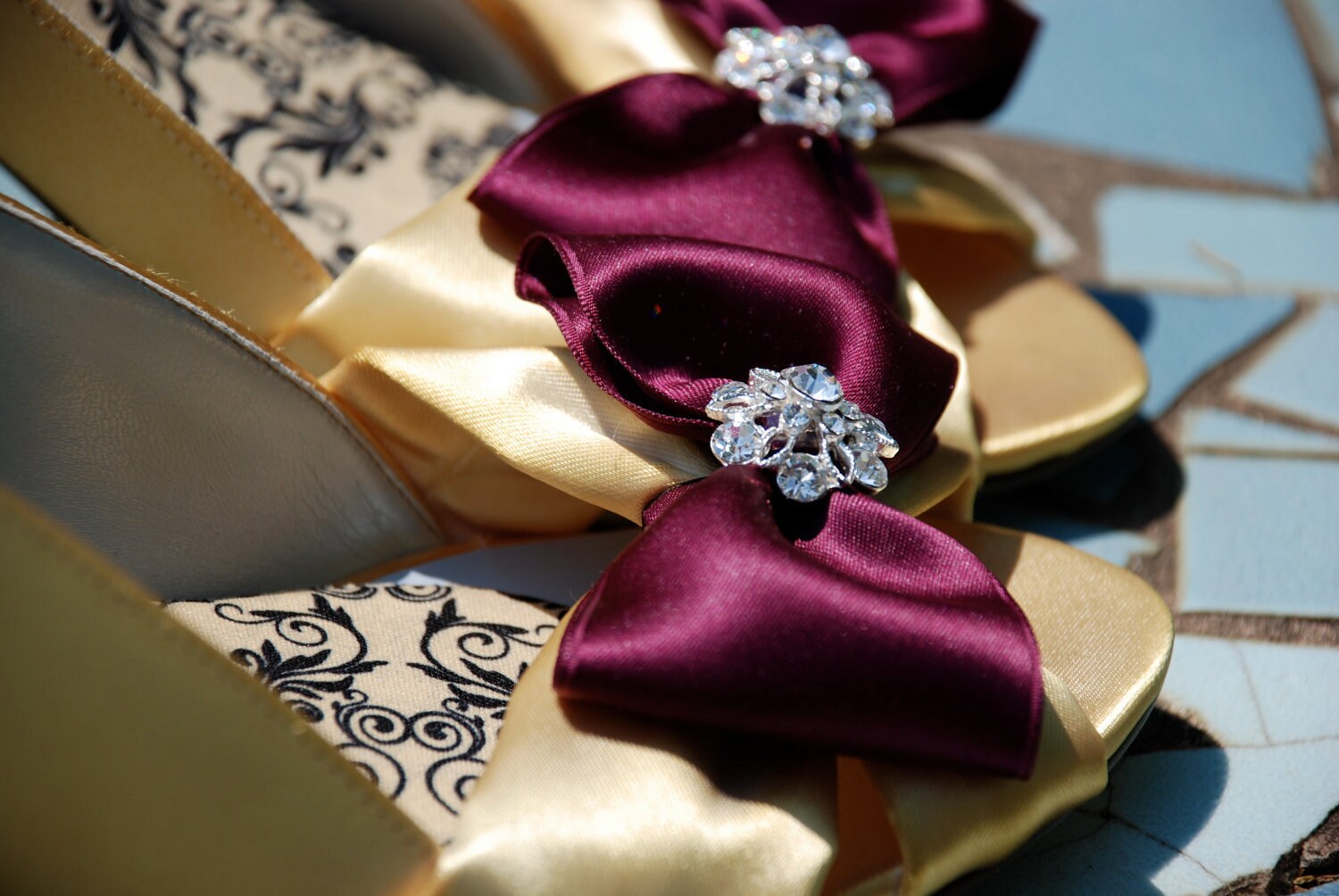 Snow White Shoes -- Yellow heels SALE -- Size 9