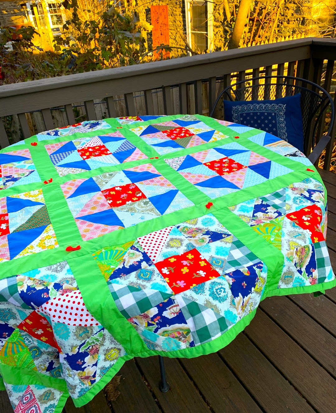 Vintage 1960s-70s Tied Patchwork Quilt Table Topper Bedspread Electric ...