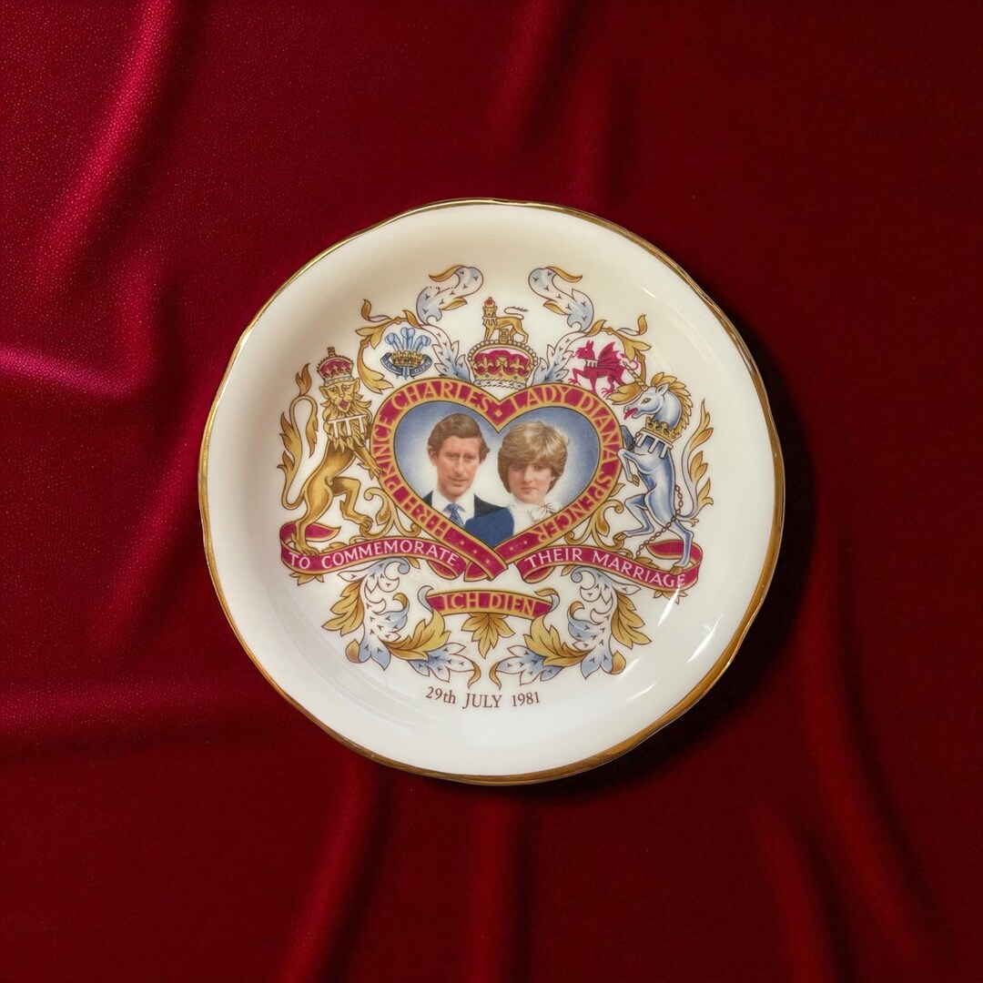Royal Wedding Commemorative Plate: Prince Charles & Lady Diana, Crown ...