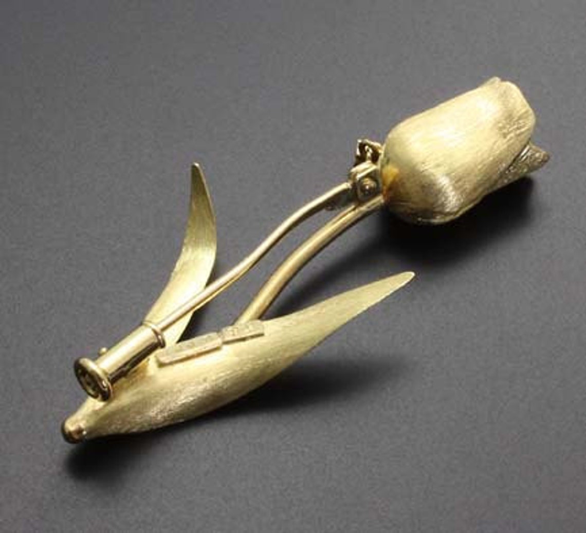 18K Gold Art Nouveau Style Tulip Brooch Featuring a Diamond - Etsy