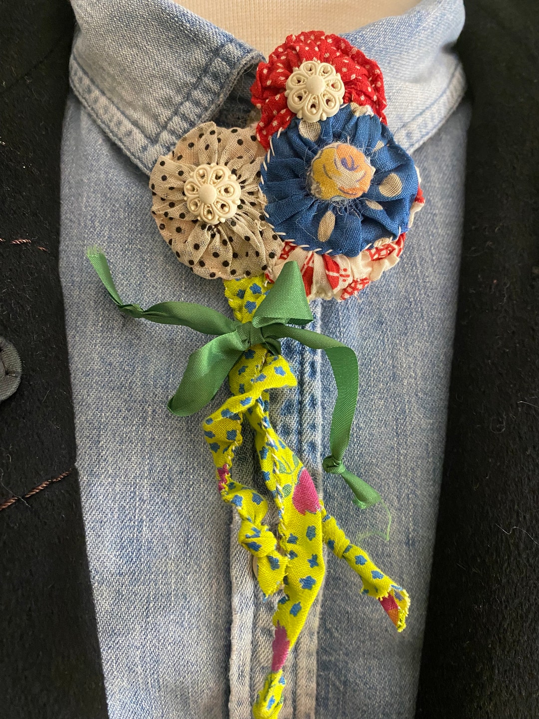 Vintage Handmade Textile Yoyo Fabric Broach Brooch Pendant Blue Red ...