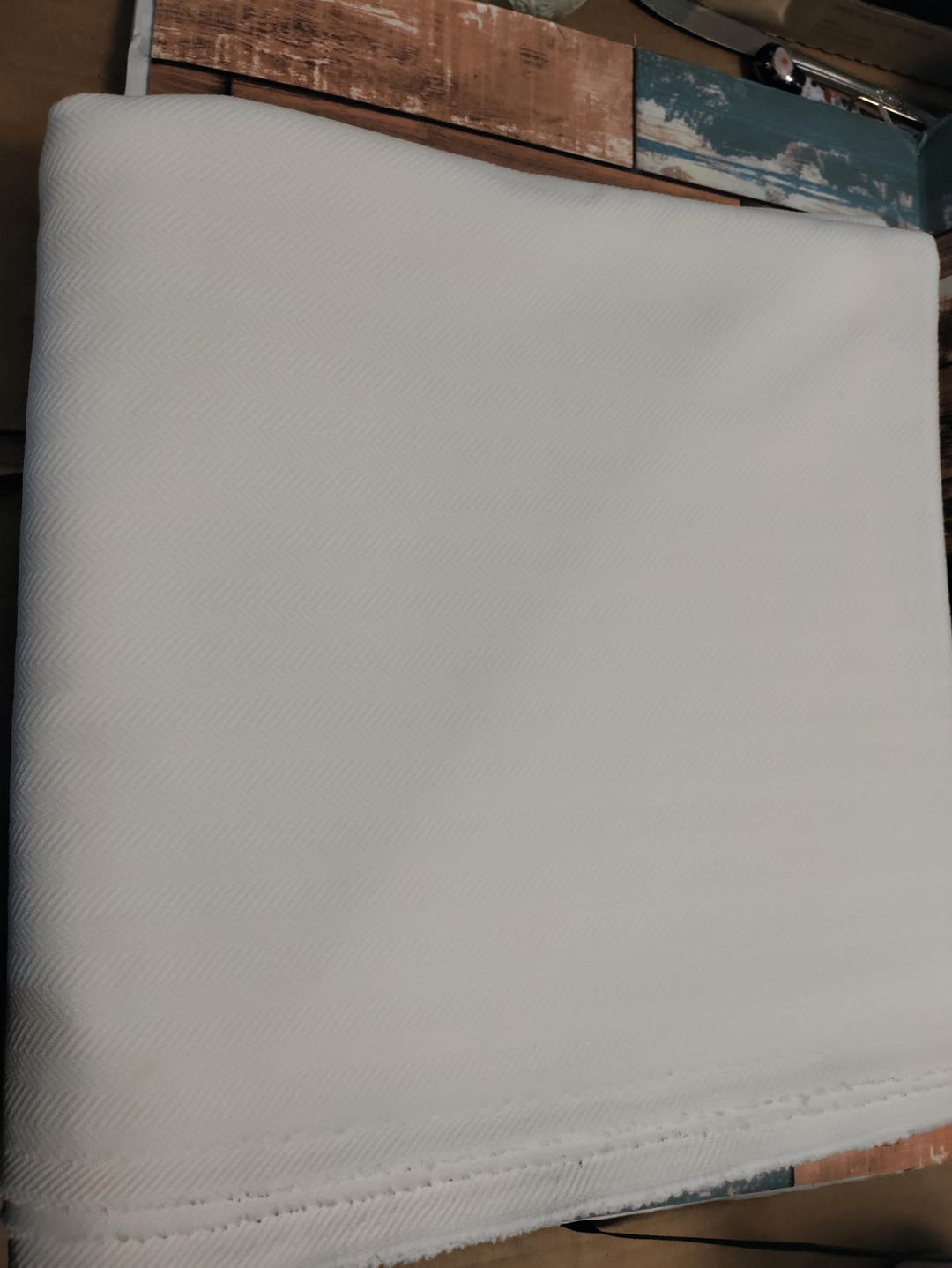 Vivid White Poly Blend Raw Edge White Table Cloth 62" X 118" Pristine ...