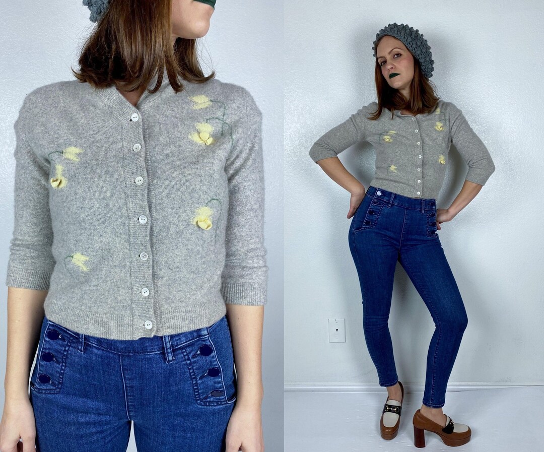 Vintage 50s Light Grey CASHMERE 3D Yellow Flowers CARDIGAN Small Knit ...