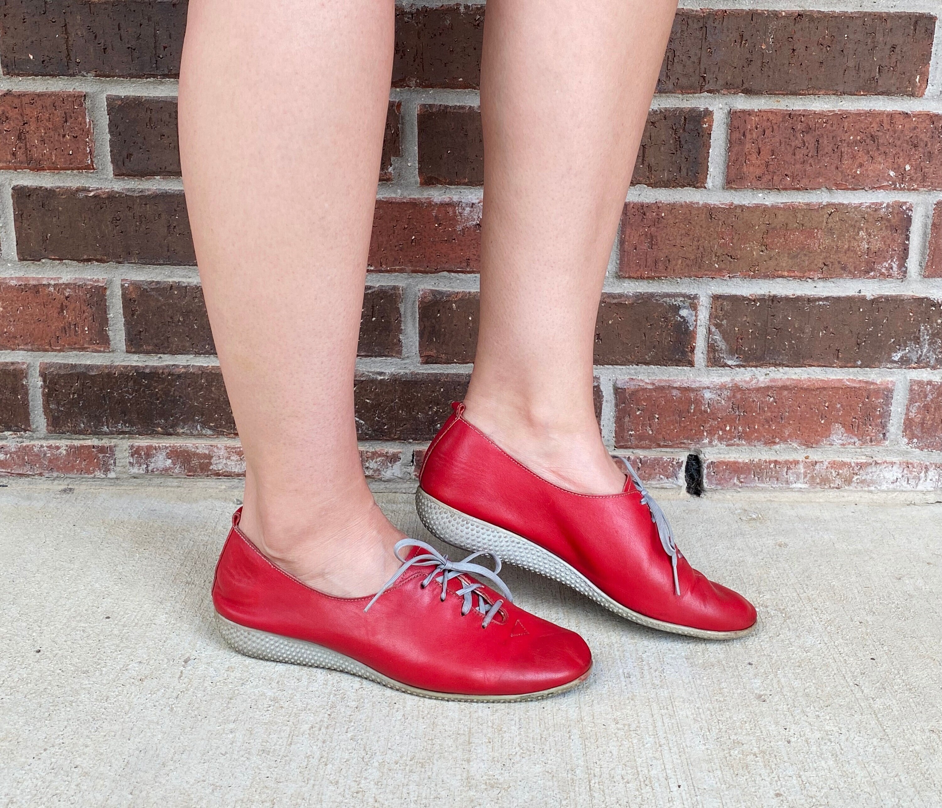 How To Wear Red Flat Shoes