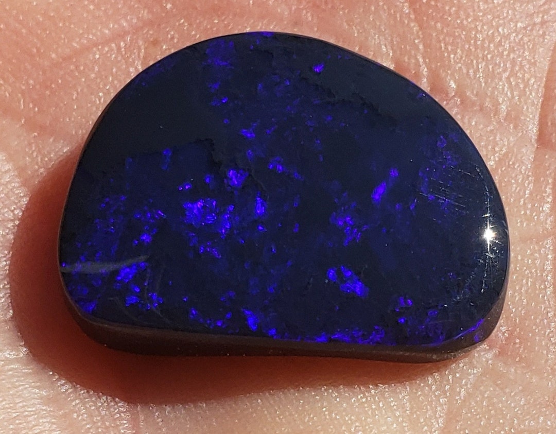 11.3 Ct. Lightning Ridge Black Opal - 21.3 X 16 Mm - Australia ...