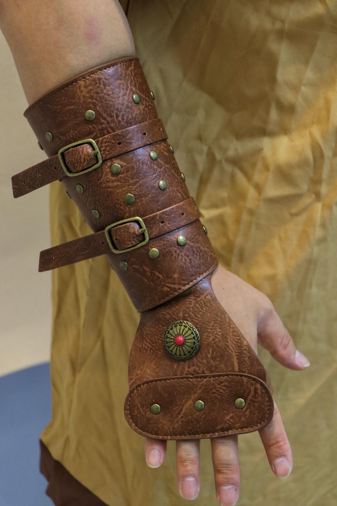 Leather Medieval Gauntlet: Renaissance Costume Wrist Guards - Etsy