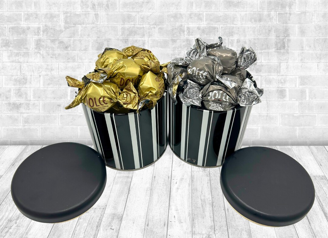 32 Wrapped Truffles in Black and White Tins Premium Dolce Italian ...