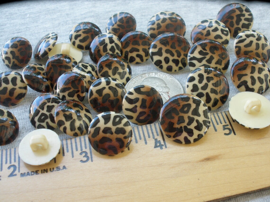 Cheetah Pattern Shank Buttons 24L 28L (5/8" 15MM 11/16" 18mm) Plastic ...