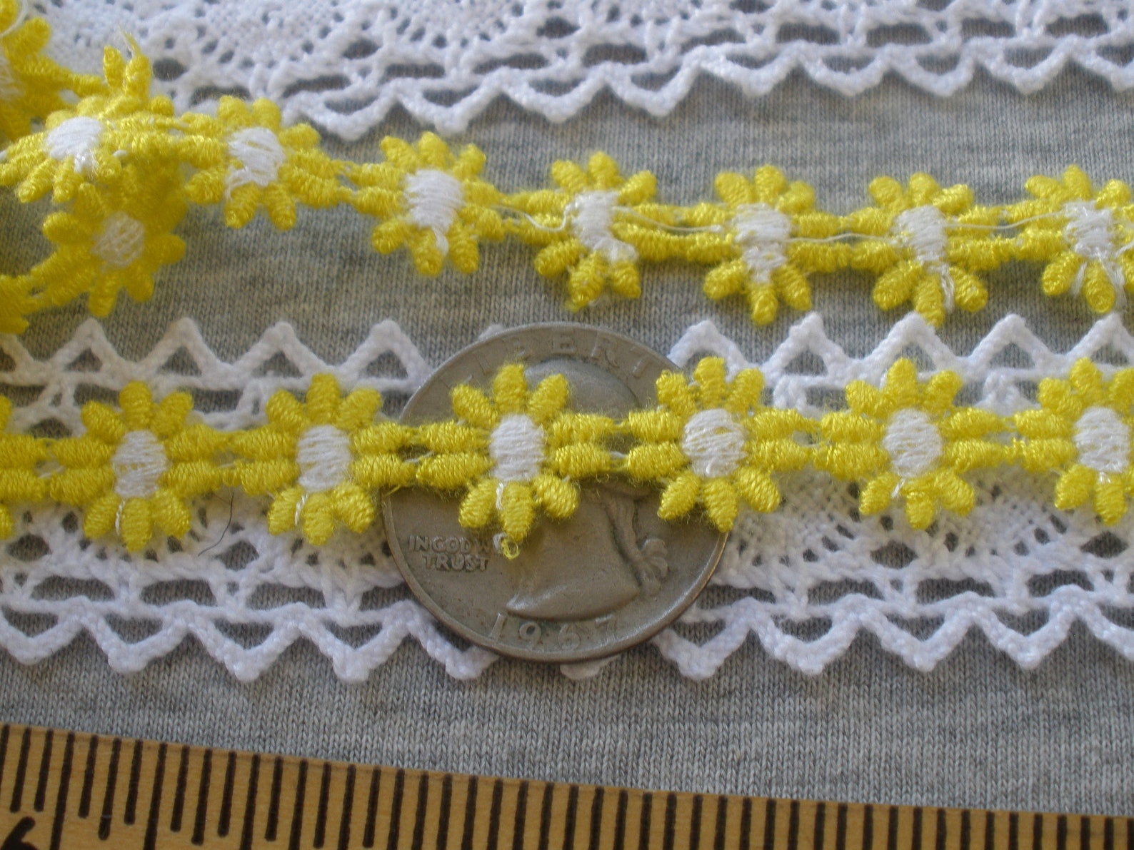 Yellow Daisy Chain White Center Tiny Flowers Applique Lace | Etsy