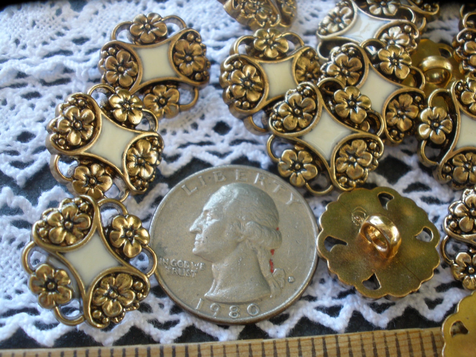 Antique Gold & Cream Multi Flower Shank Buttons 28L 17MM - Etsy